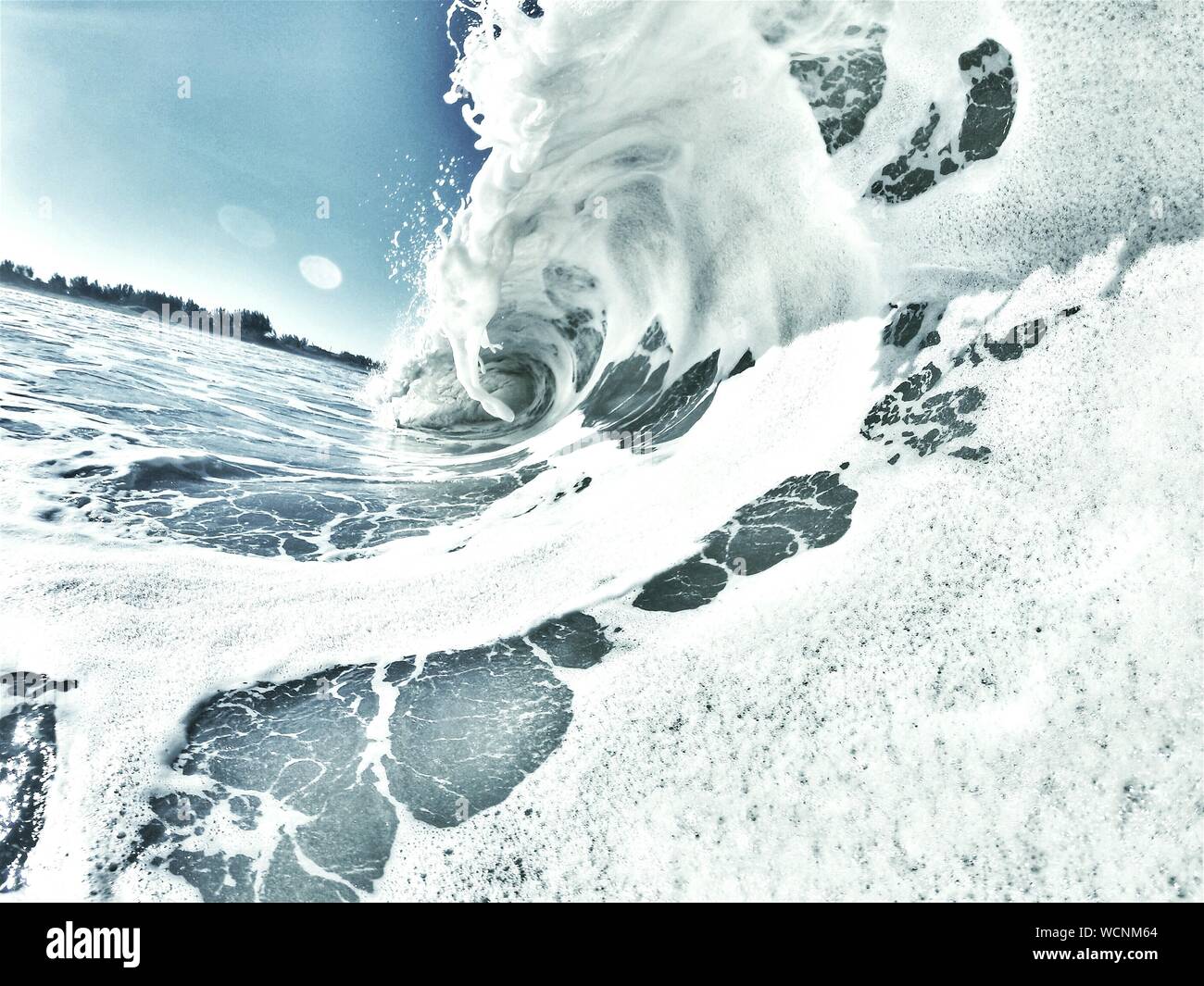 Wave lens hi-res stock photography and images - Alamy