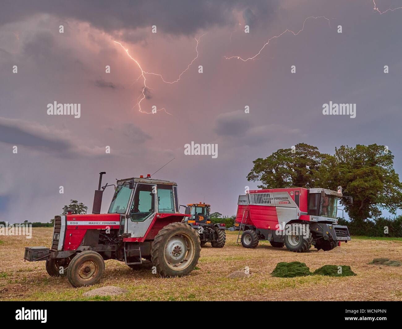 Thunderstorm over a farm hi-res stock photography and images - Alamy