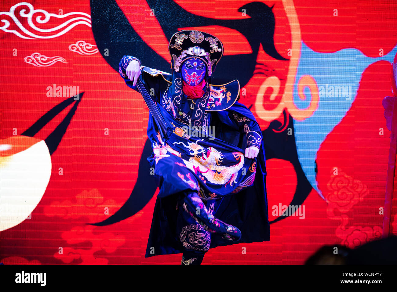 Chengdu, China - July 26, 2019: Face-changing Szechuan Chinese opera ...