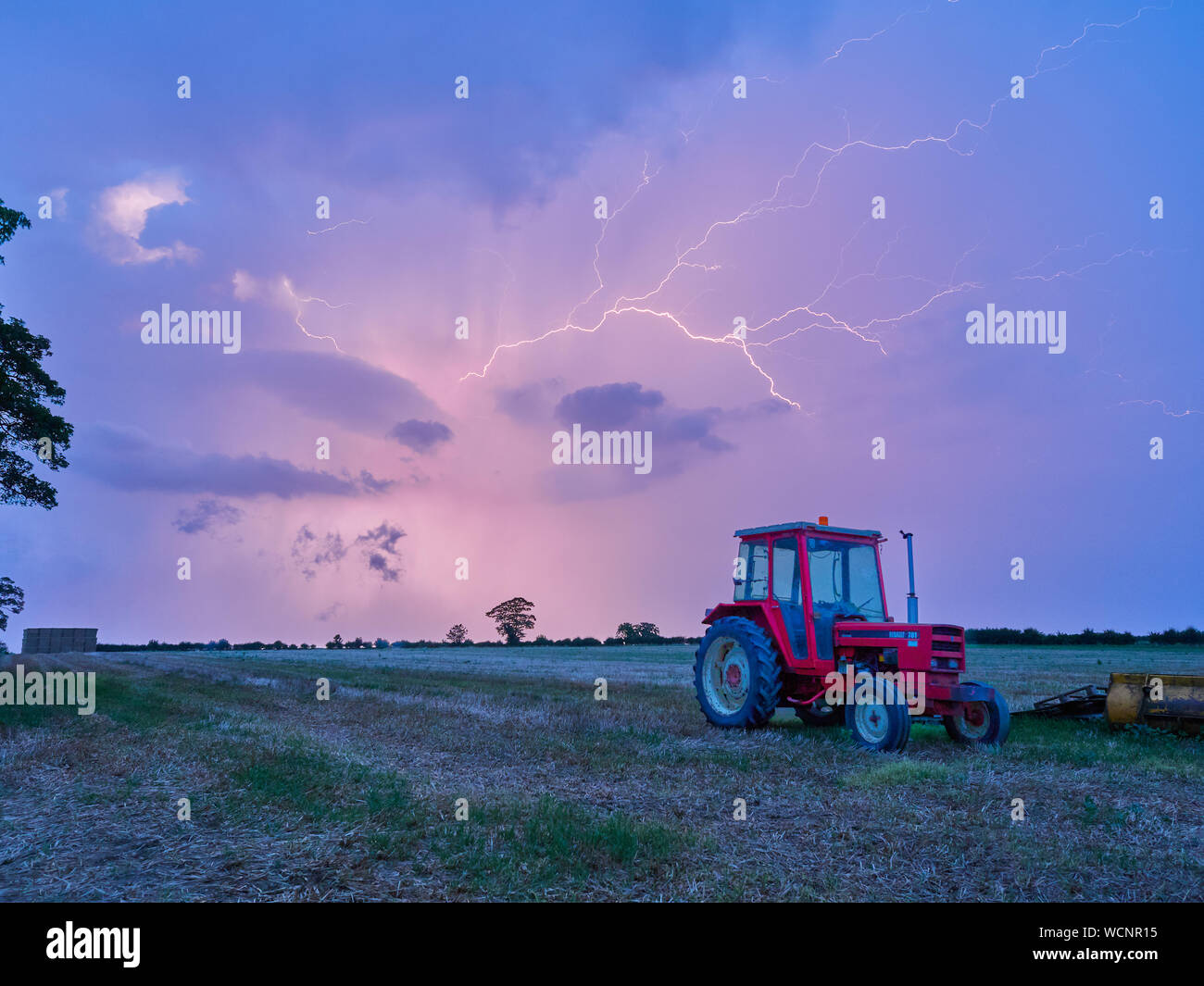Lightening storm clouds hi-res stock photography and images - Alamy