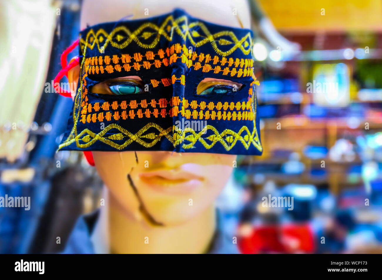 Dummy with mask hi-res stock photography and images - Alamy