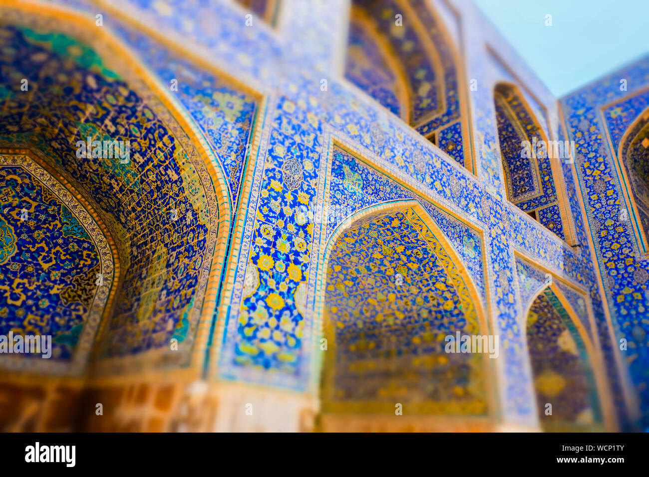 Mosque facade hi-res stock photography and images - Alamy