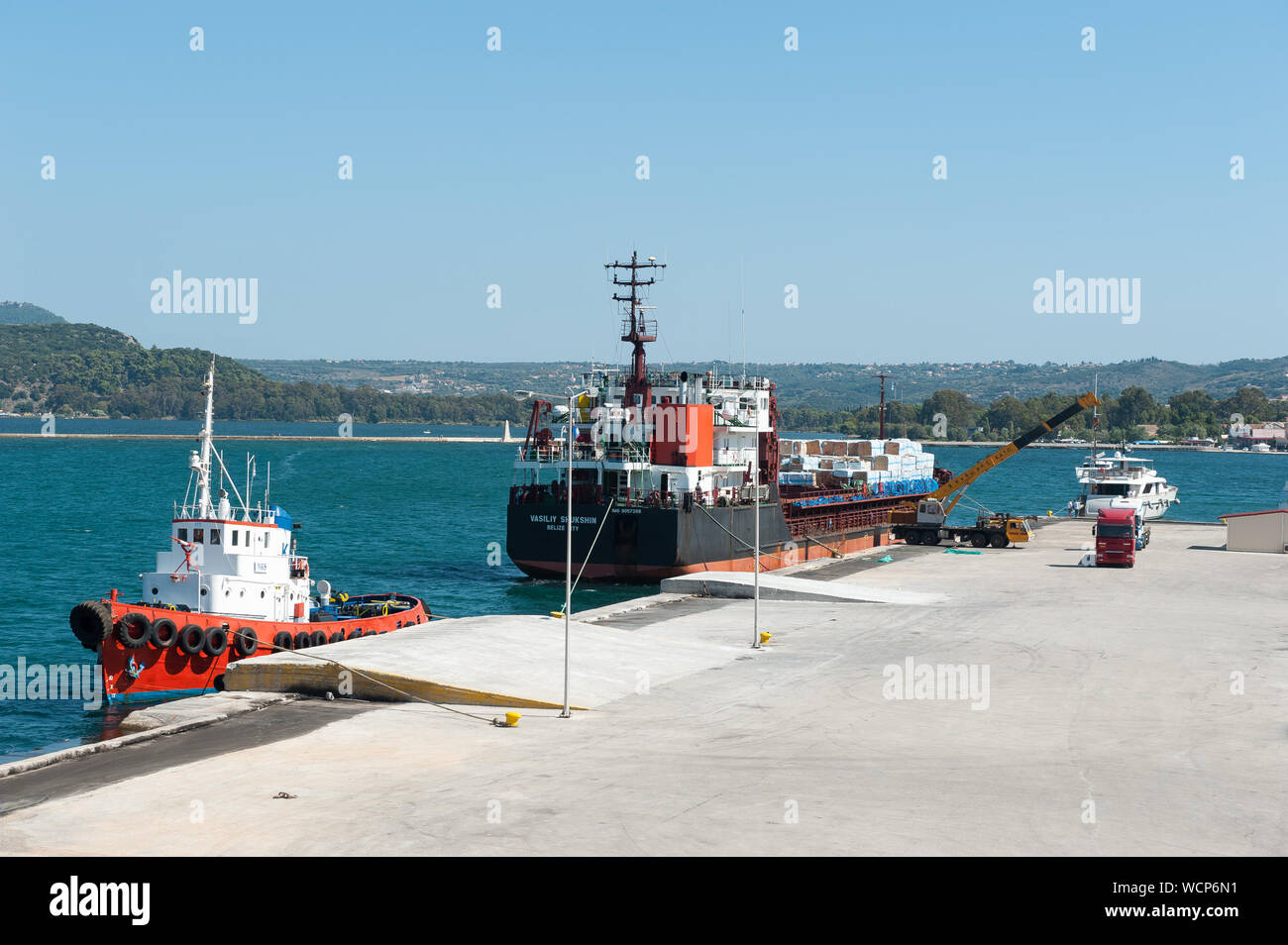 Argostoli harbour kefalonia greece hi-res stock photography and images ...
