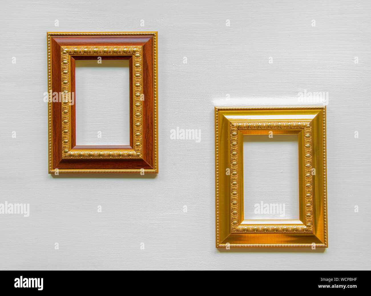 Hanging wood picture frame hi-res stock photography and images - Alamy