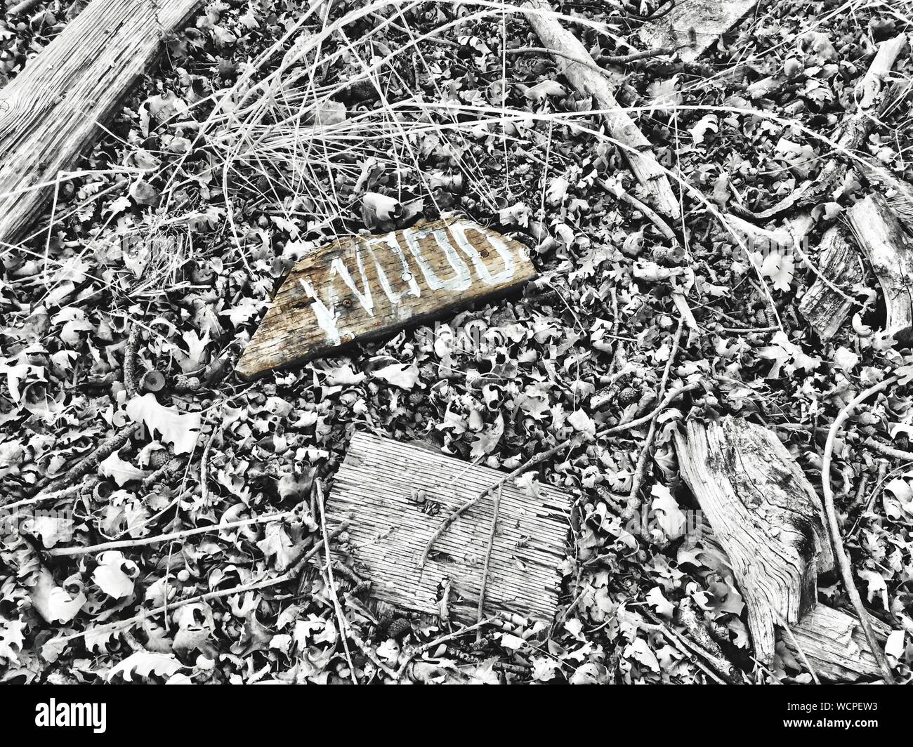 Messy wood hi-res stock photography and images - Alamy