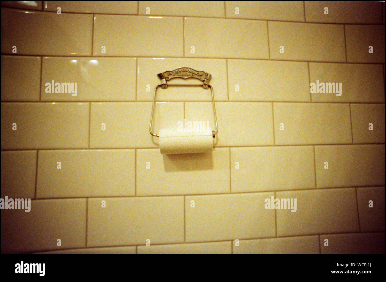 Hanging toilet paper hi-res stock photography and images - Alamy