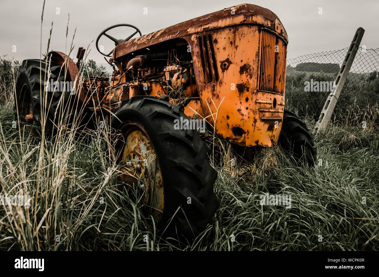 Tractor old broken down tractor hi-res stock photography and images - Alamy