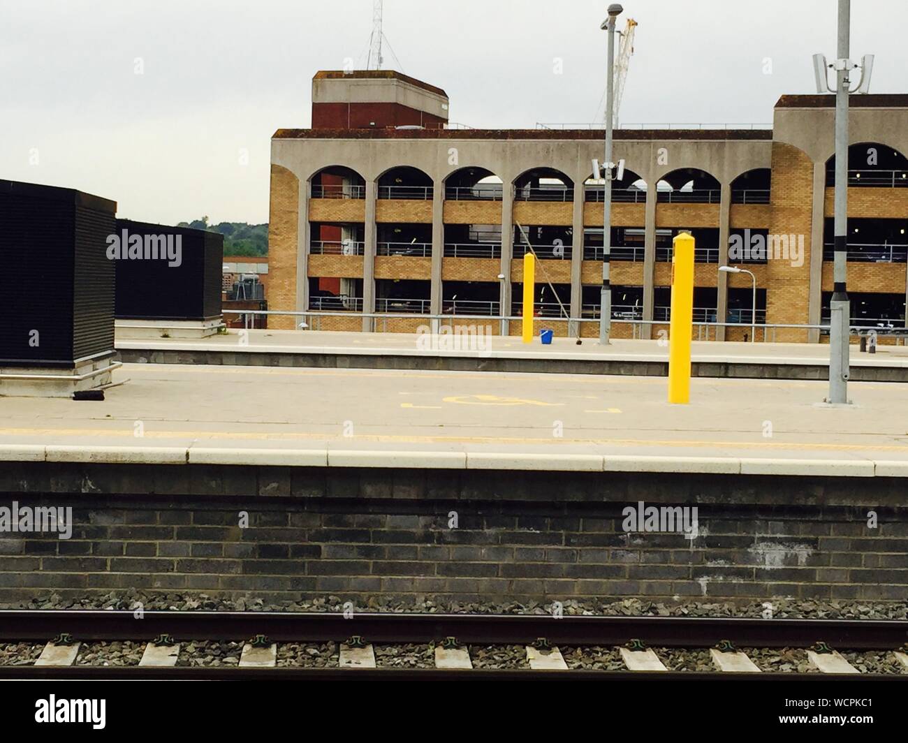 Empty station platforms hi-res stock photography and images - Alamy