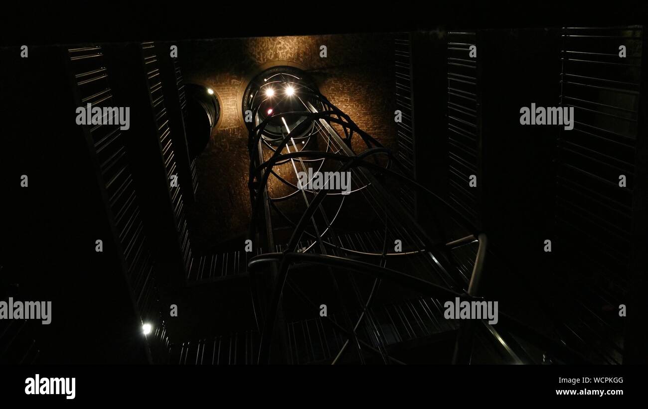 Cable elevator hi-res stock photography and images - Alamy