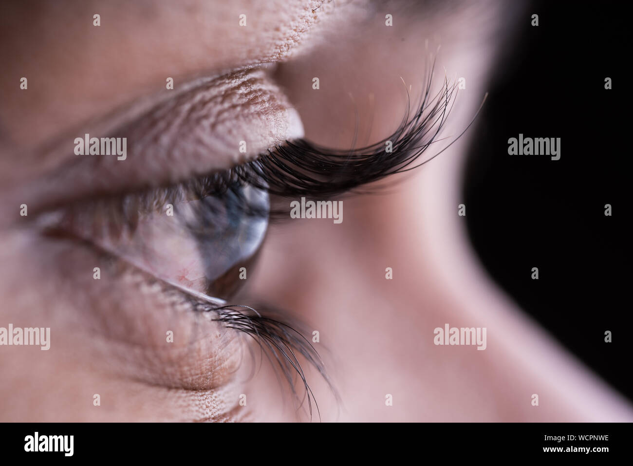 Human eye side view hi-res stock photography and images - Alamy