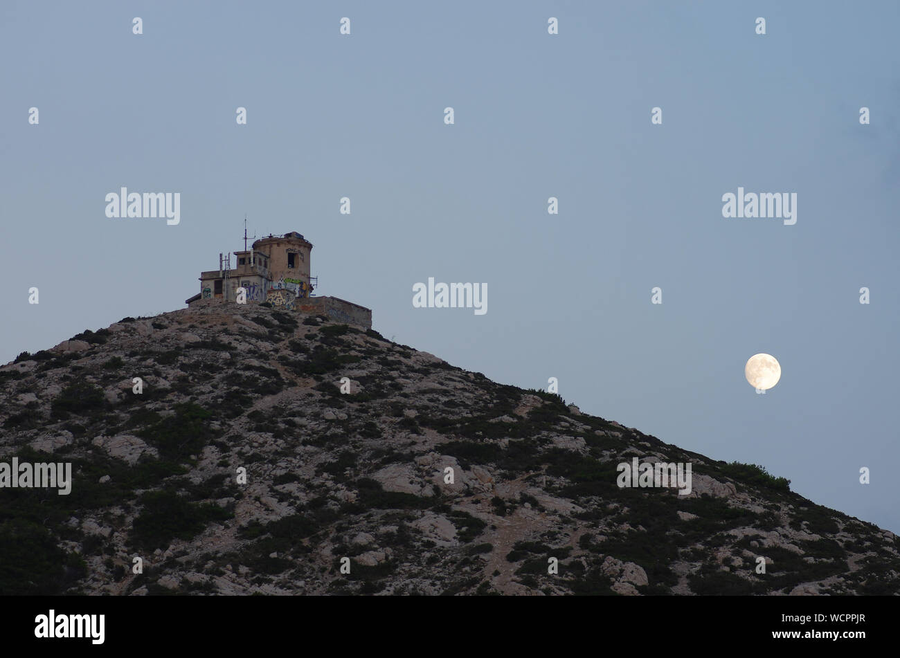 Hill temple top hi-res stock photography and images - Alamy