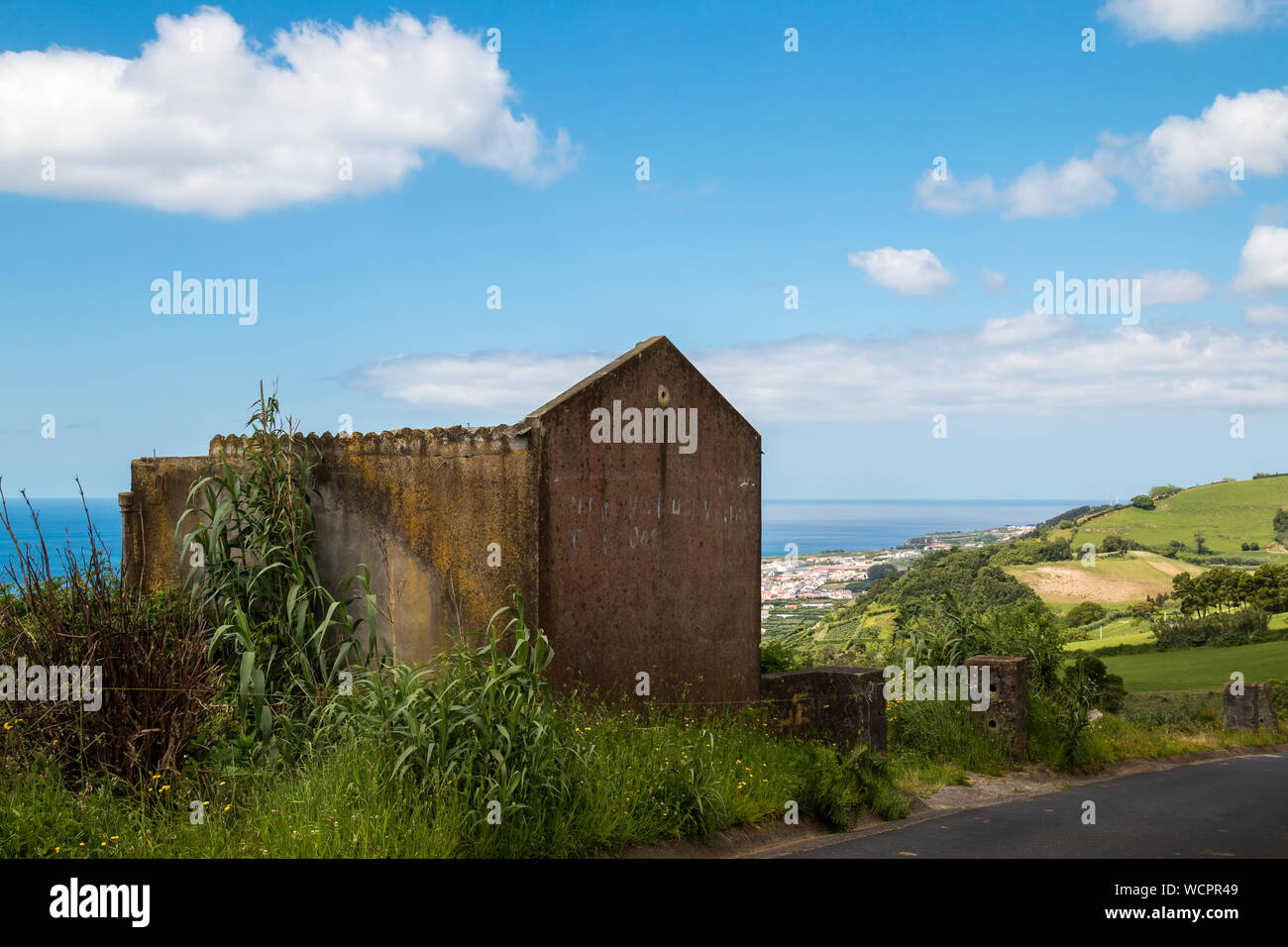 House without roof hi-res stock photography and images - Alamy