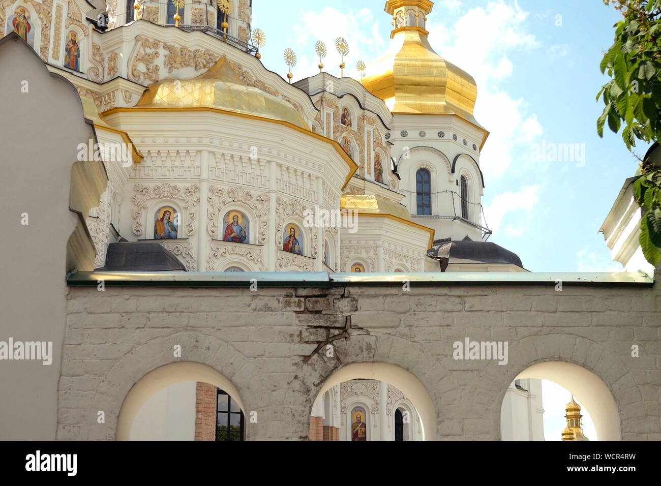 Famous christian cathedrals hi-res stock photography and images - Alamy