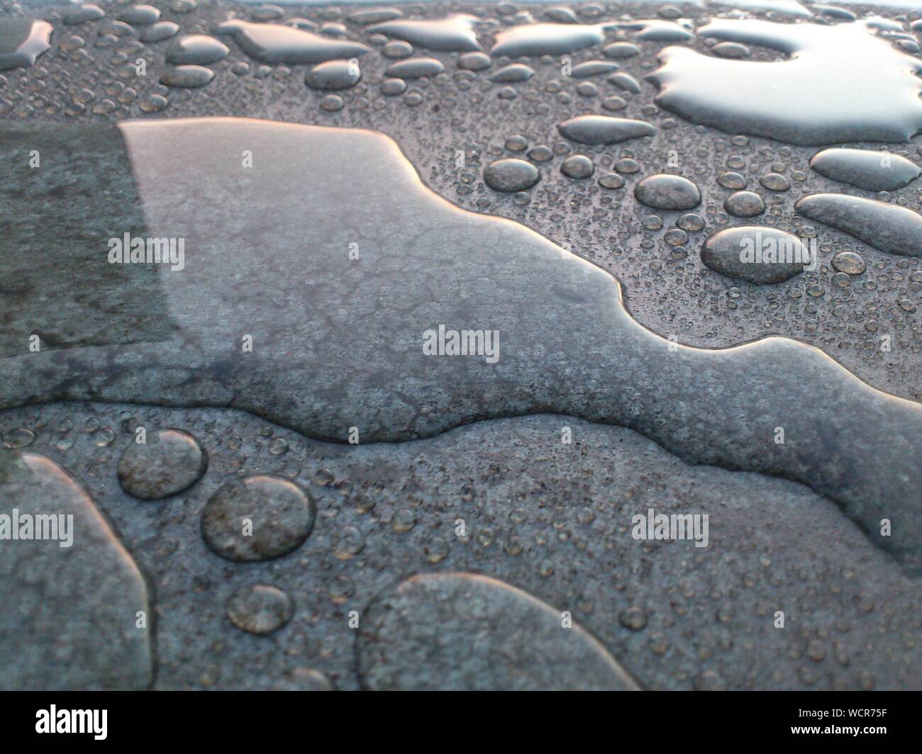 Surface drops hi-res stock photography and images - Alamy