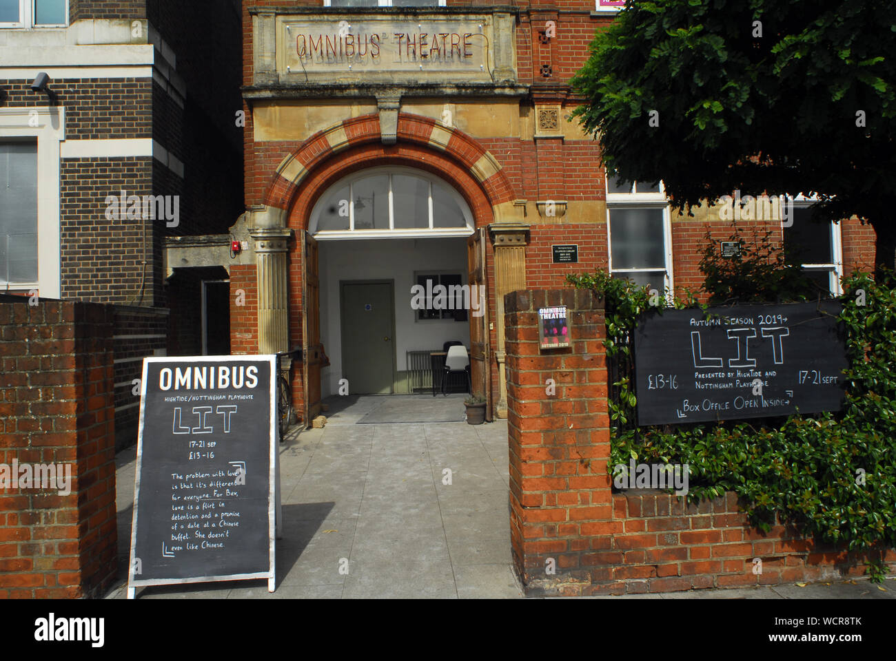 The library building clapham hi-res stock photography and images - Alamy
