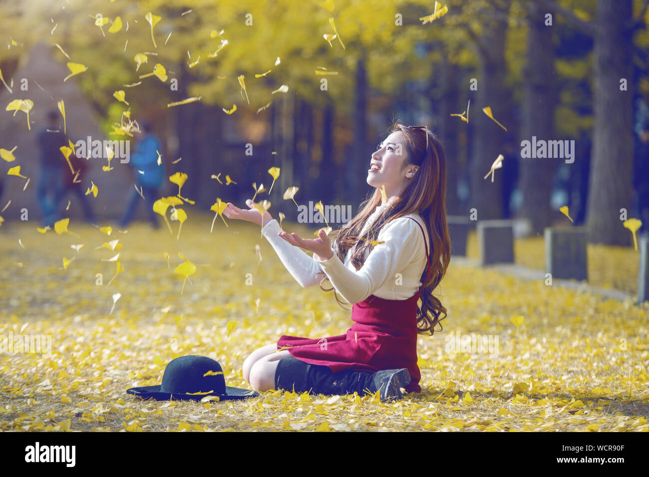 Side falling hi-res stock photography and images - Alamy