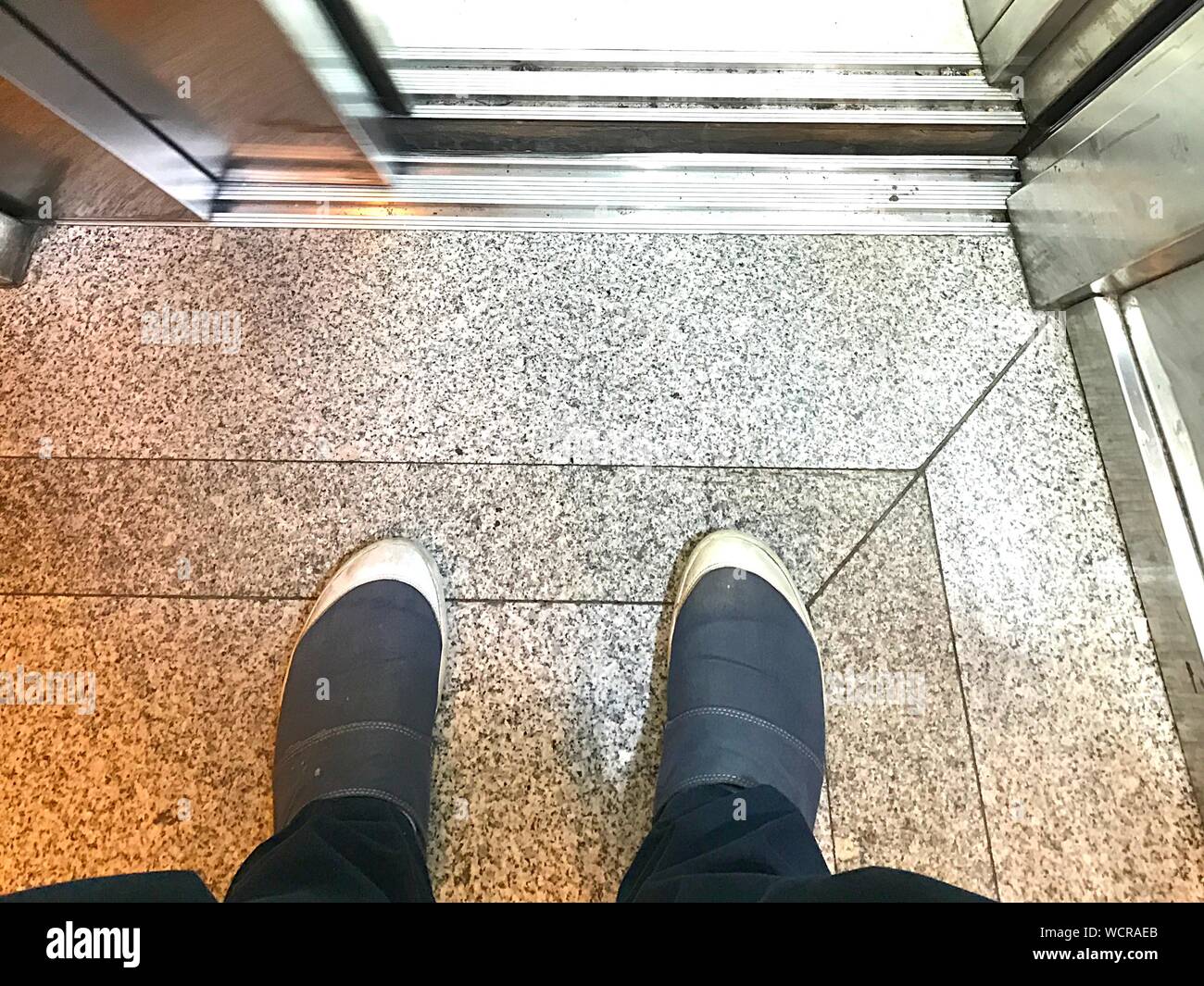 Elevator floor hi-res stock photography and images - Alamy