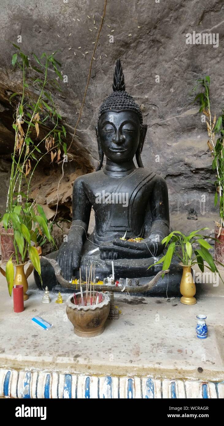 Black buddha hi-res stock photography and images - Alamy