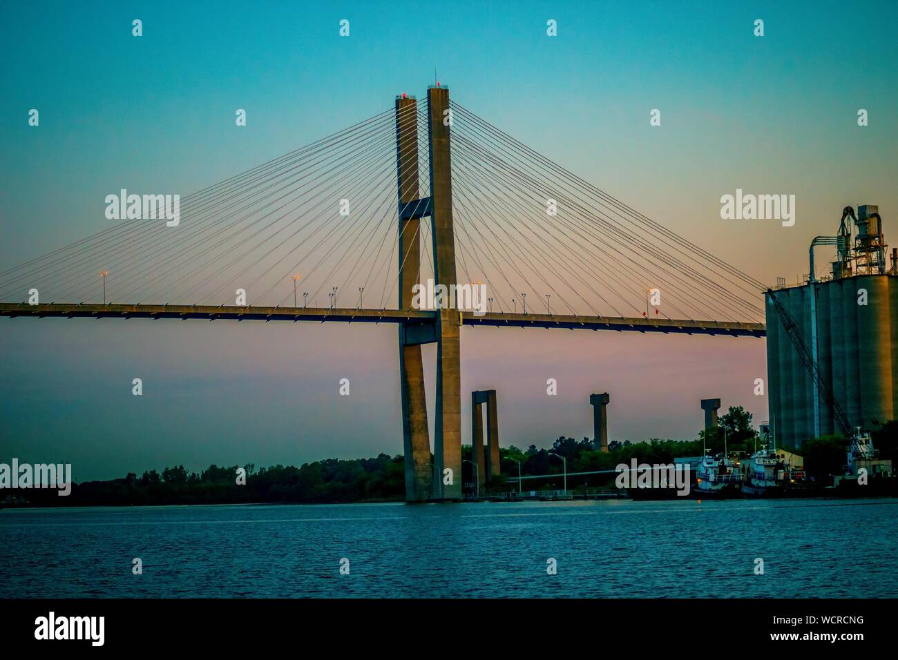 National memorial bridge hi-res stock photography and images - Alamy