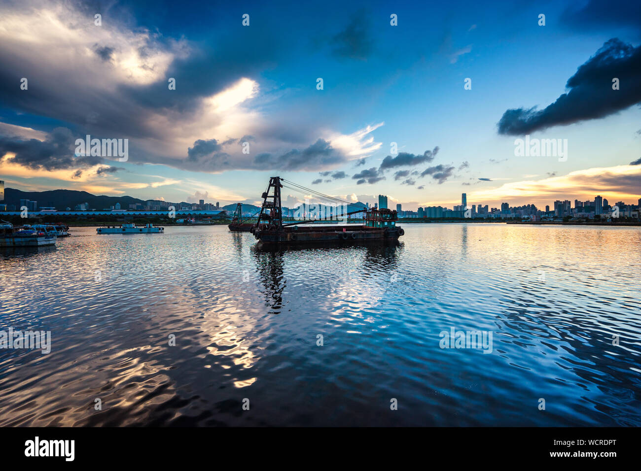 Nautical barges hi-res stock photography and images - Alamy