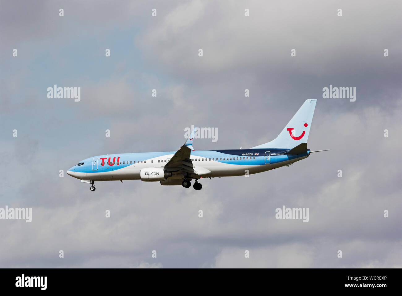 Tui boeing 737 800 hi-res stock photography and images - Alamy