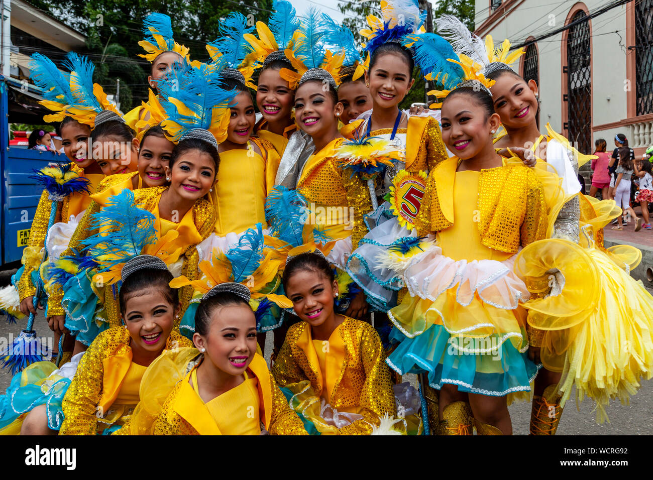 Filipino Schoolchildren Pose For A Photo During The Tambor Trumpa ...