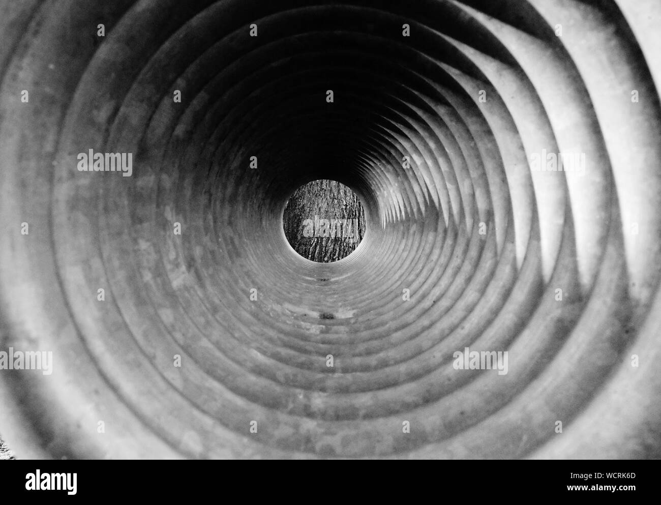 Round pipe hi-res stock photography and images - Alamy