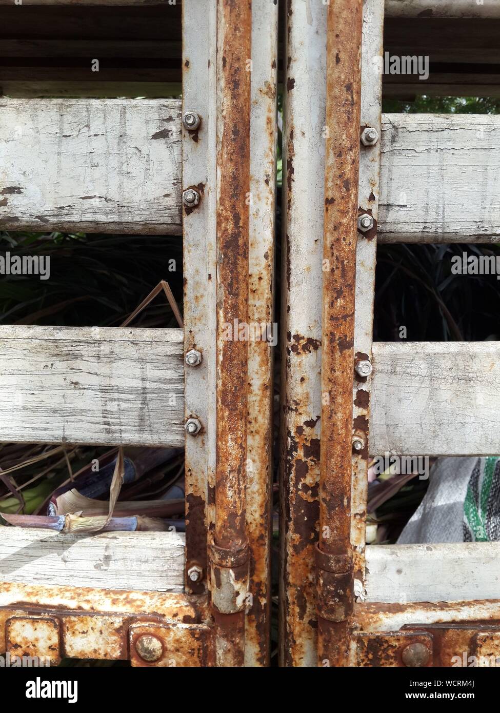 Old damaged gate hi-res stock photography and images - Alamy