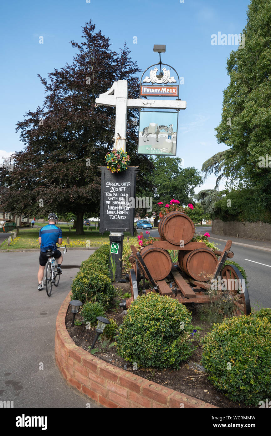 The Woolpack Inn Stock Photos & The Woolpack Inn Stock Images - Alamy