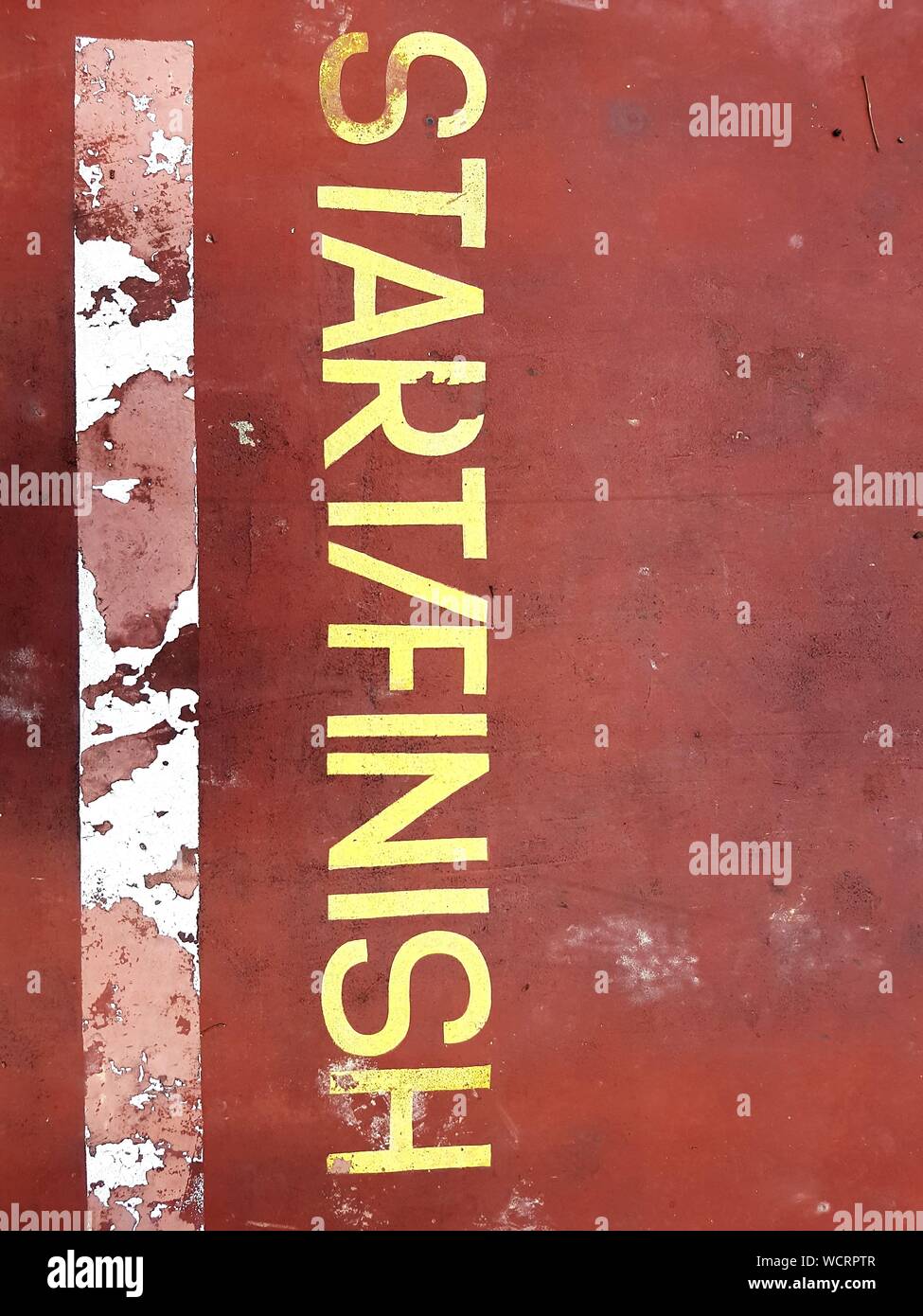 Finish running track hi-res stock photography and images - Alamy