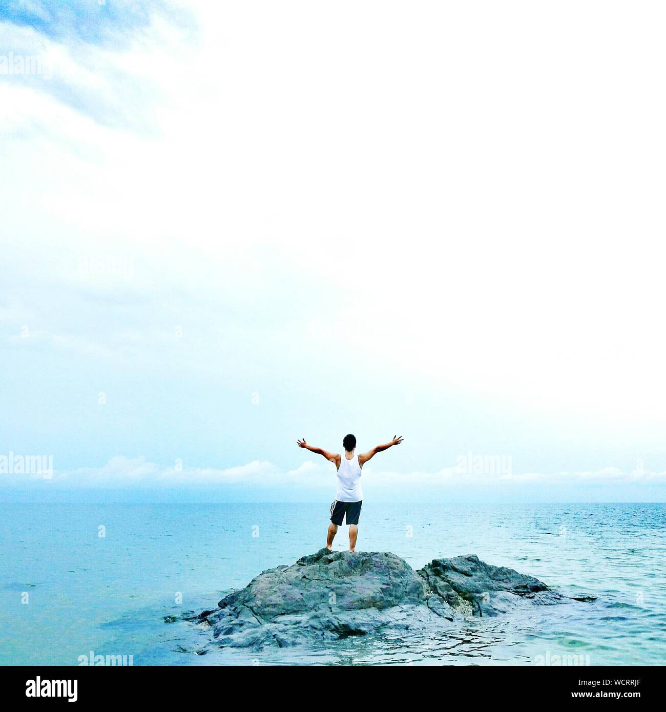 Person arms spread hi-res stock photography and images - Alamy
