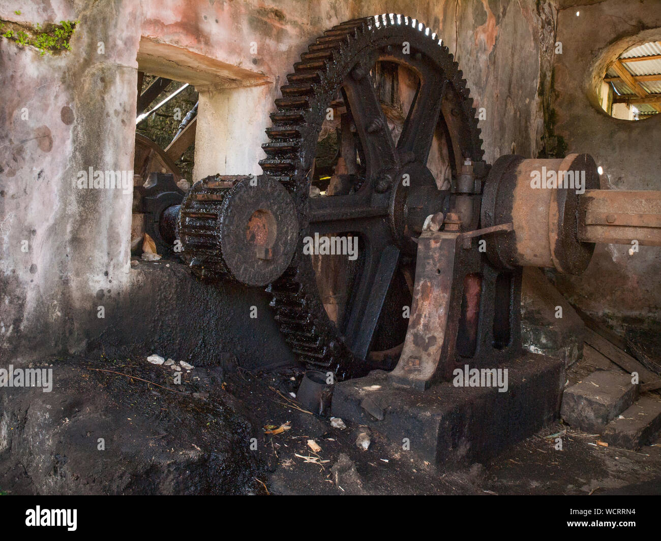 Old fashioned gears hi-res stock photography and images - Alamy
