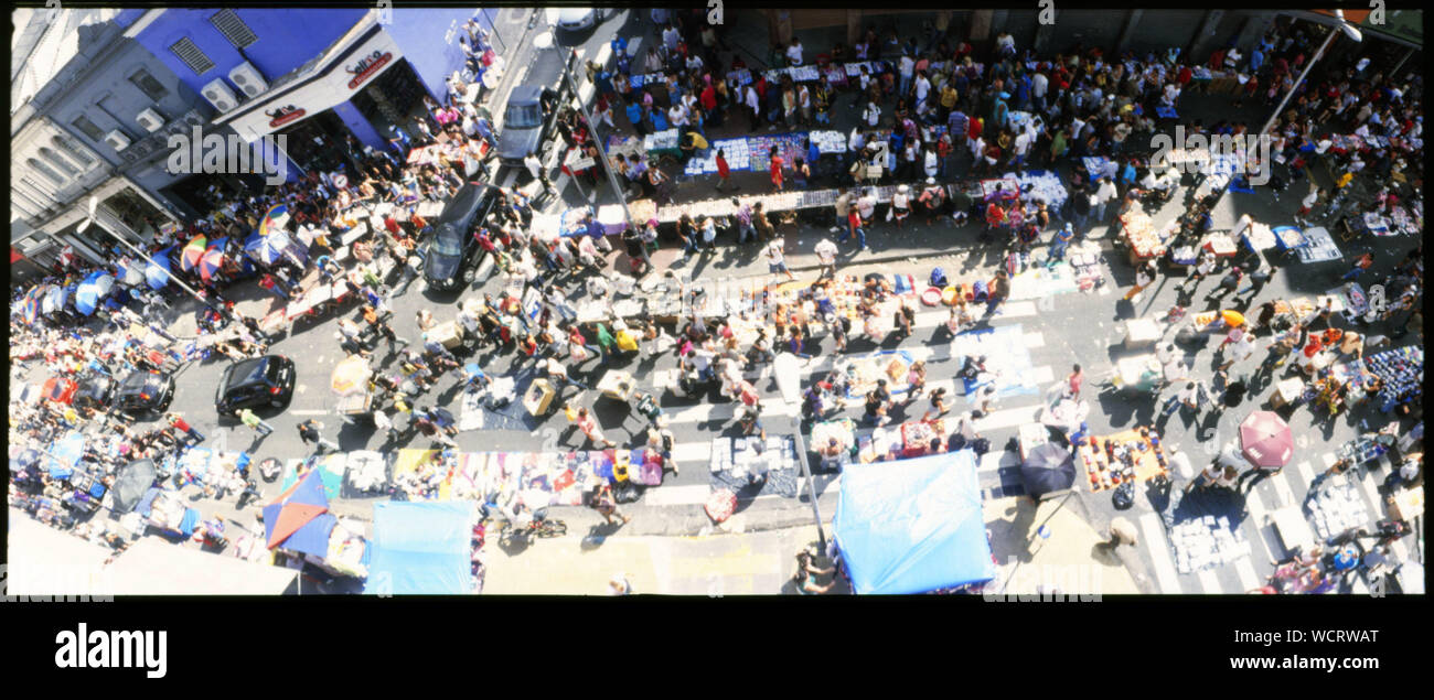 Overhead crowd hi-res stock photography and images - Alamy