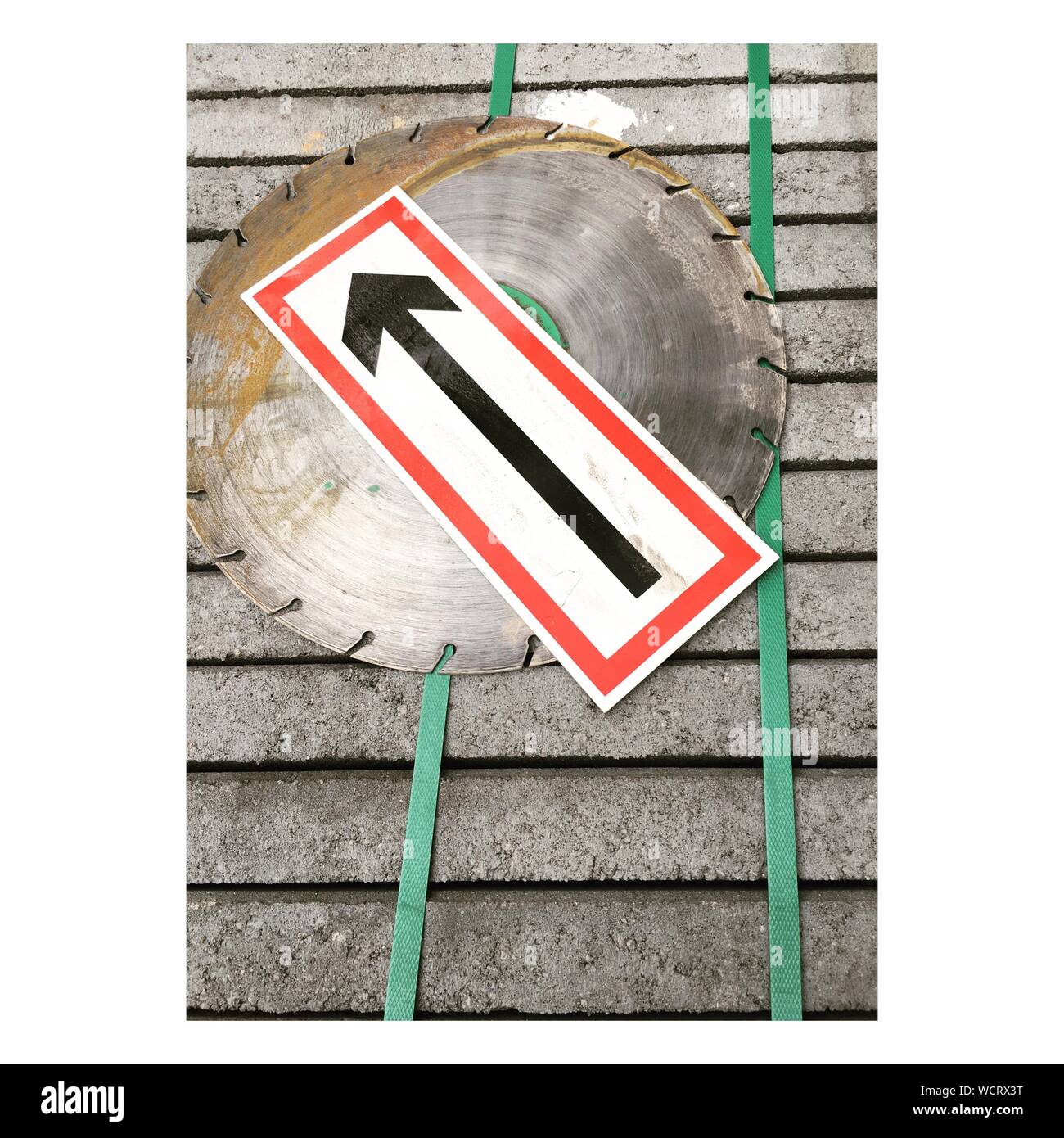 Arrow symbol Cut Out Stock Images & Pictures - Alamy