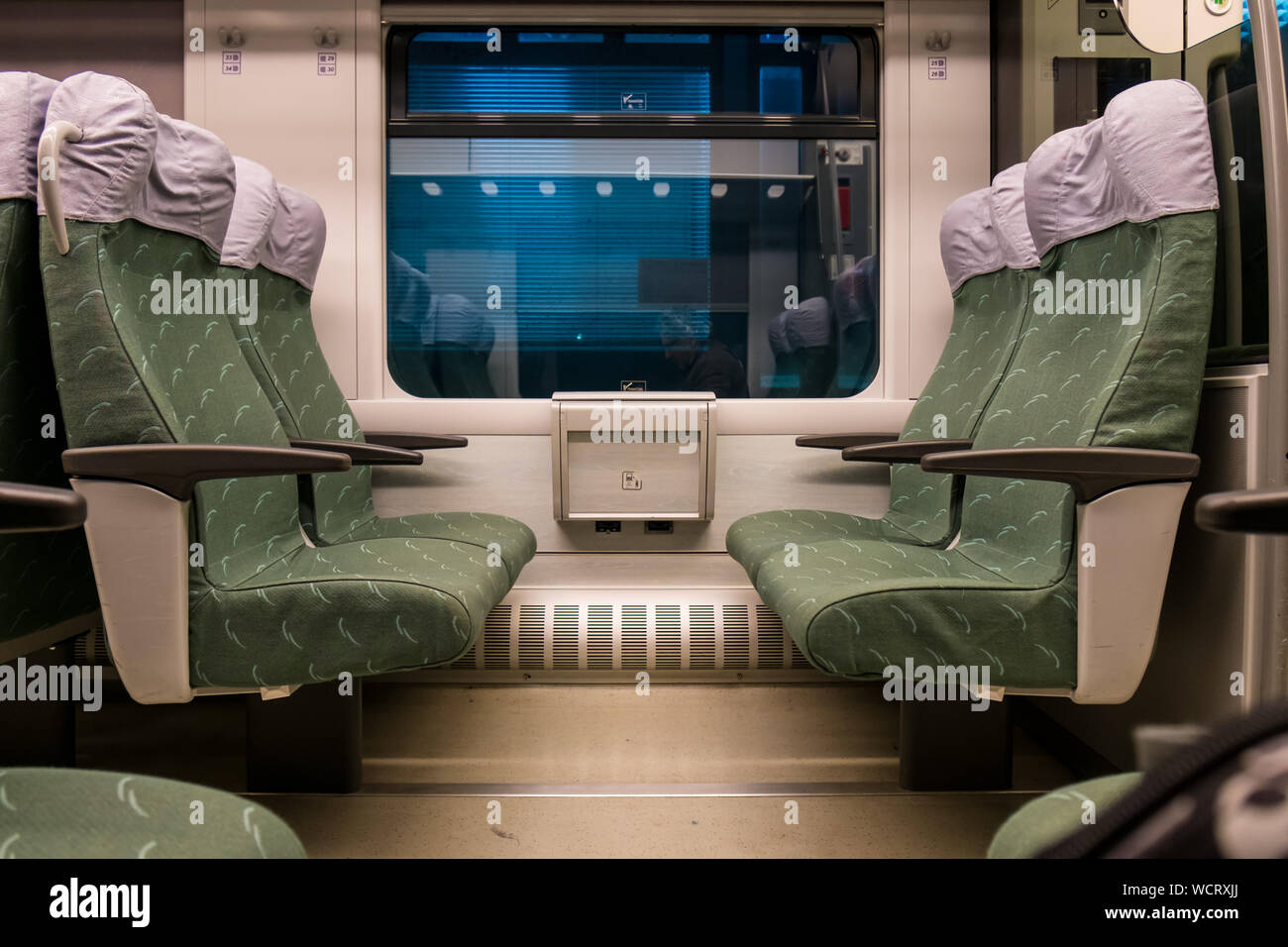 Green passenger train hi-res stock photography and images - Alamy