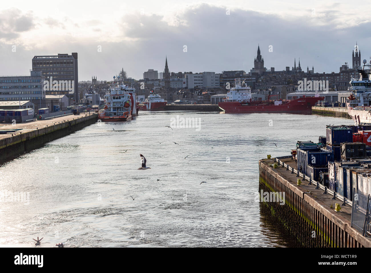 Aberdeen port uk hi-res stock photography and images - Alamy
