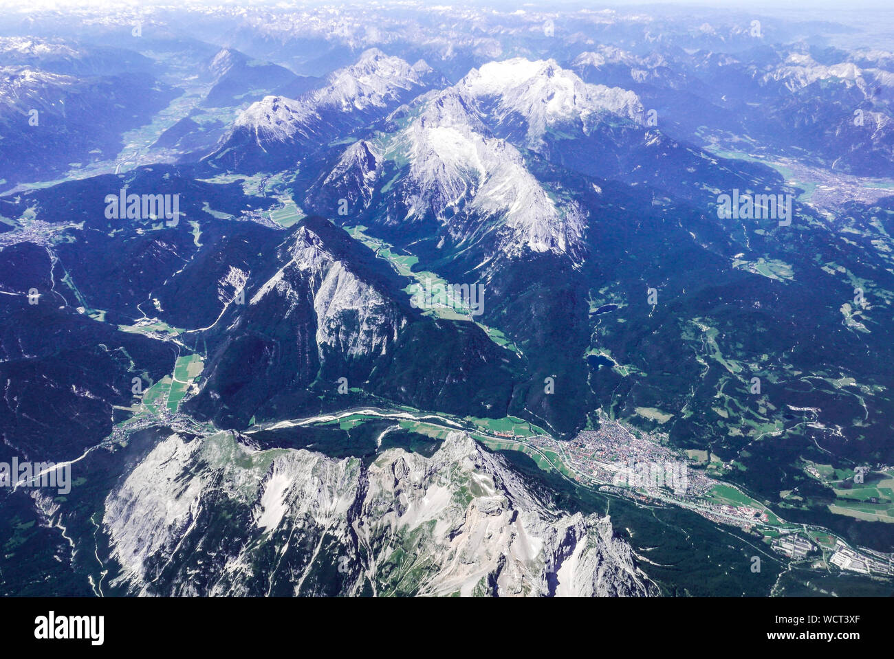Mountain terrain hi-res stock photography and images - Alamy