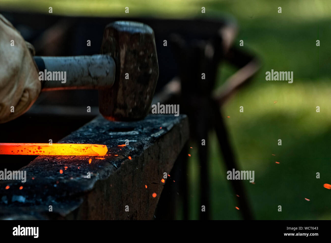 Hand blacksmith hi-res stock photography and images - Alamy