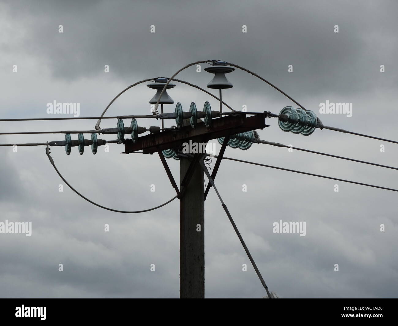 Electricity pylon cable hi-res stock photography and images - Alamy