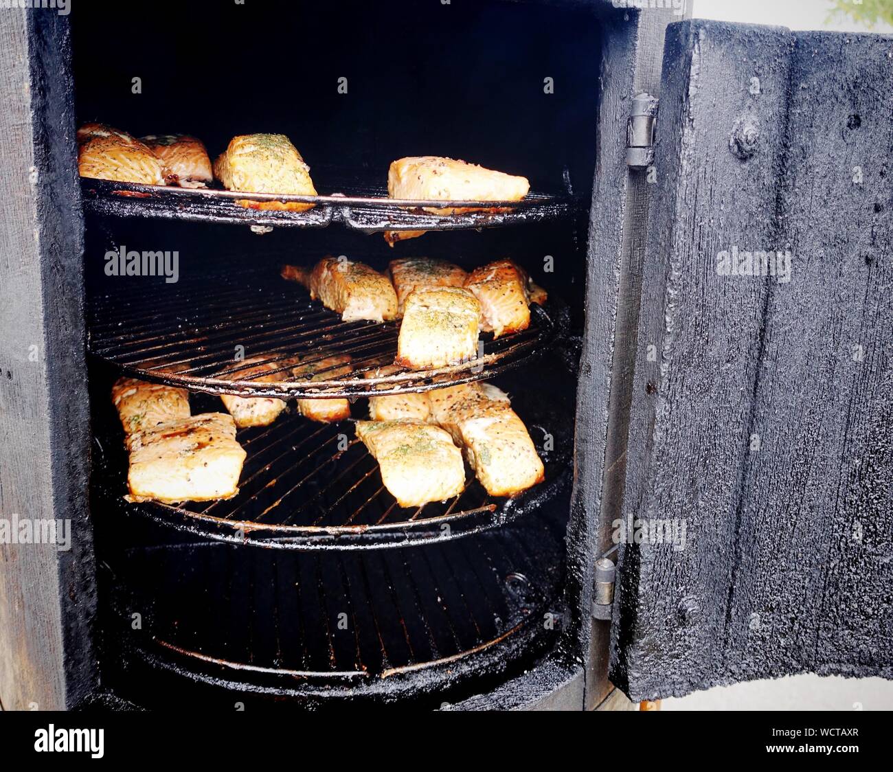 Wood oven baking hi-res stock photography and images - Alamy