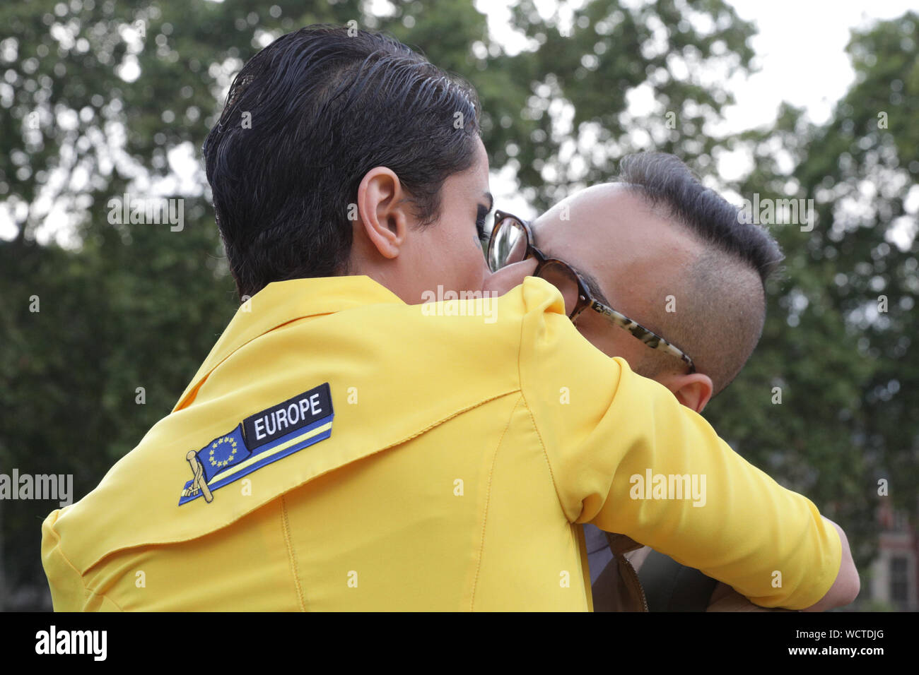 Protesters kiss hi-res stock photography and images - Alamy