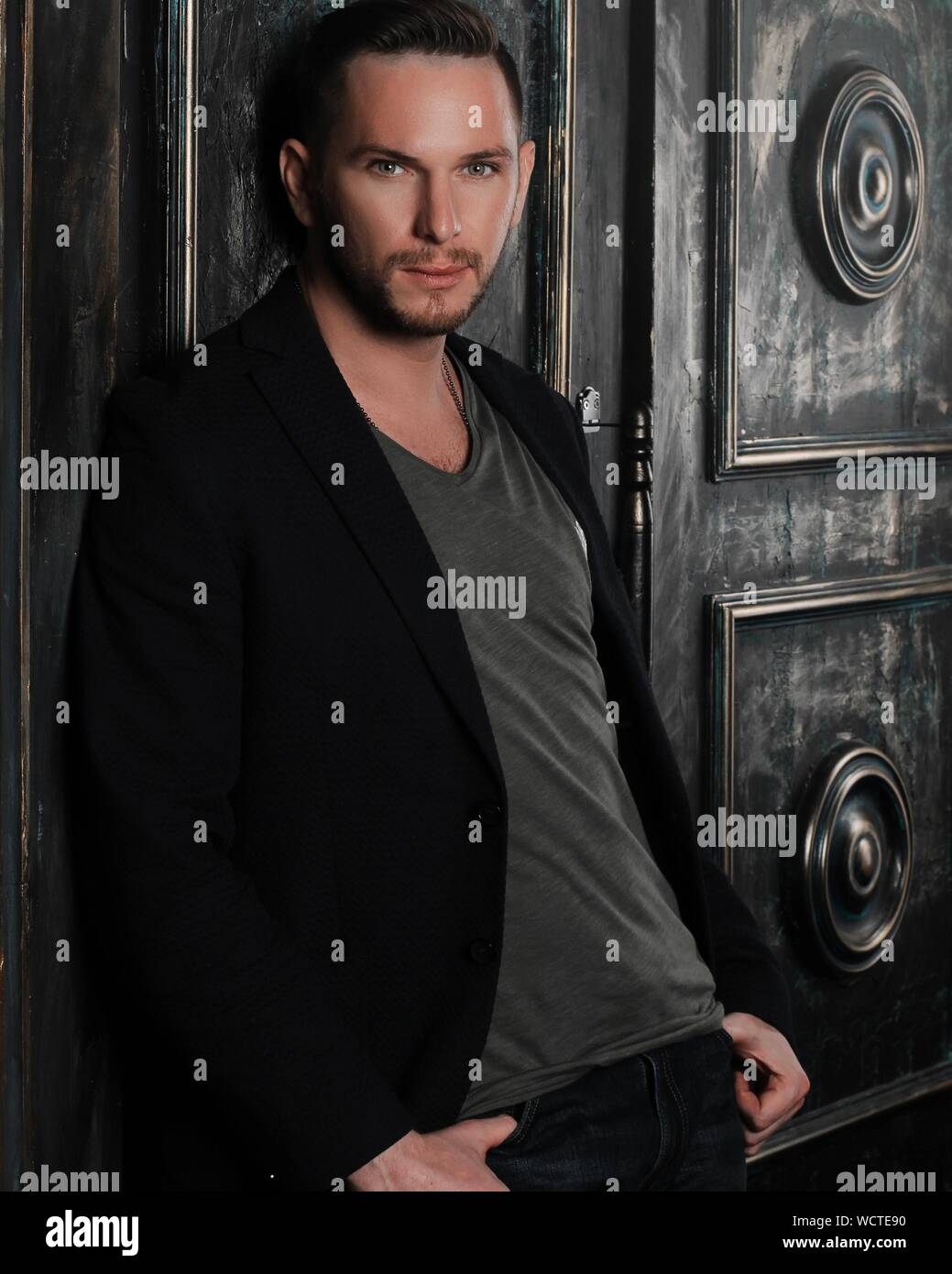 Black man door hi-res stock photography and images - Alamy