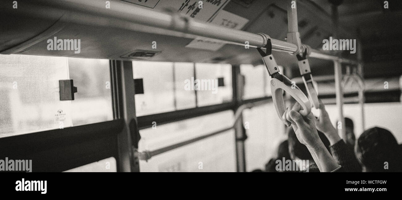 Handle hands hi-res stock photography and images - Alamy