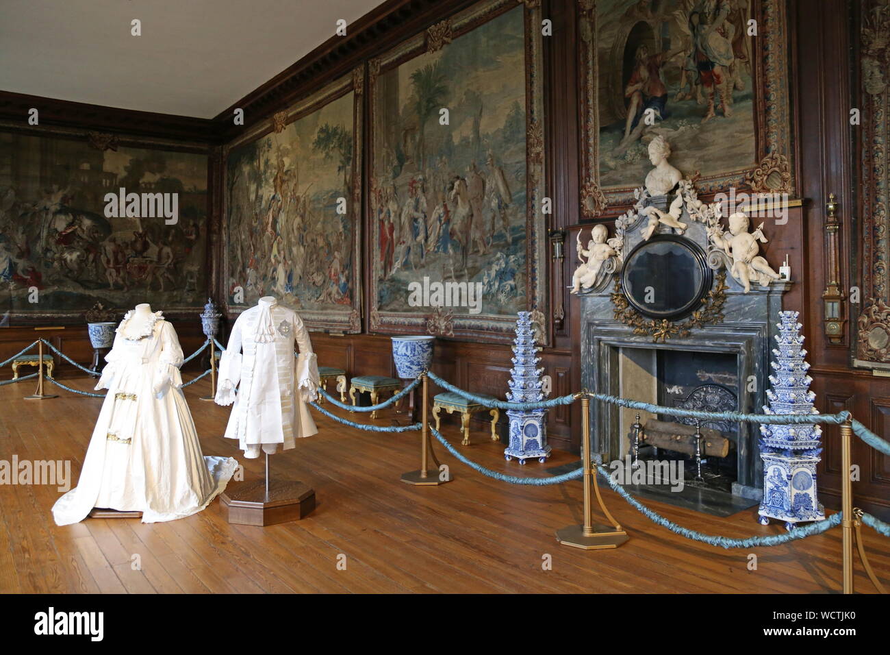 Queen's Gallery, Hampton Court Palace, East Molesey, Surrey, England ...