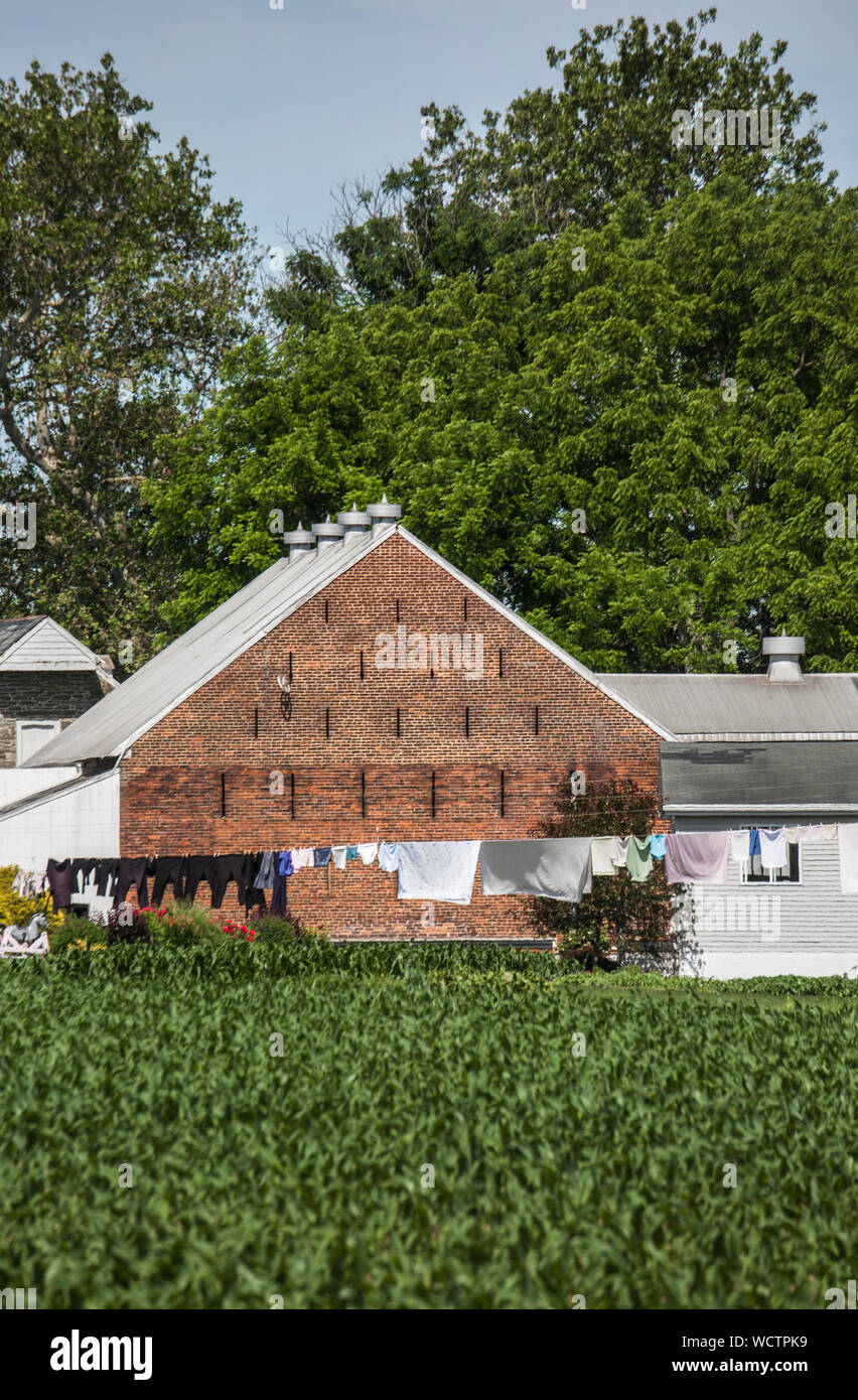 Amish laundry hi-res stock photography and images - Alamy