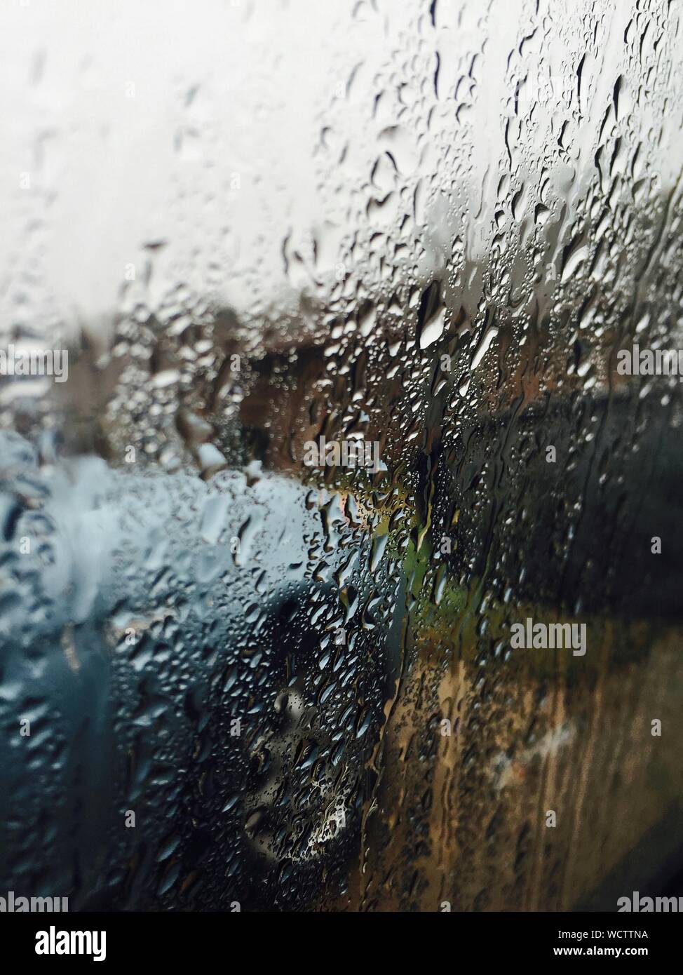 Rainy car window hi-res stock photography and images - Alamy