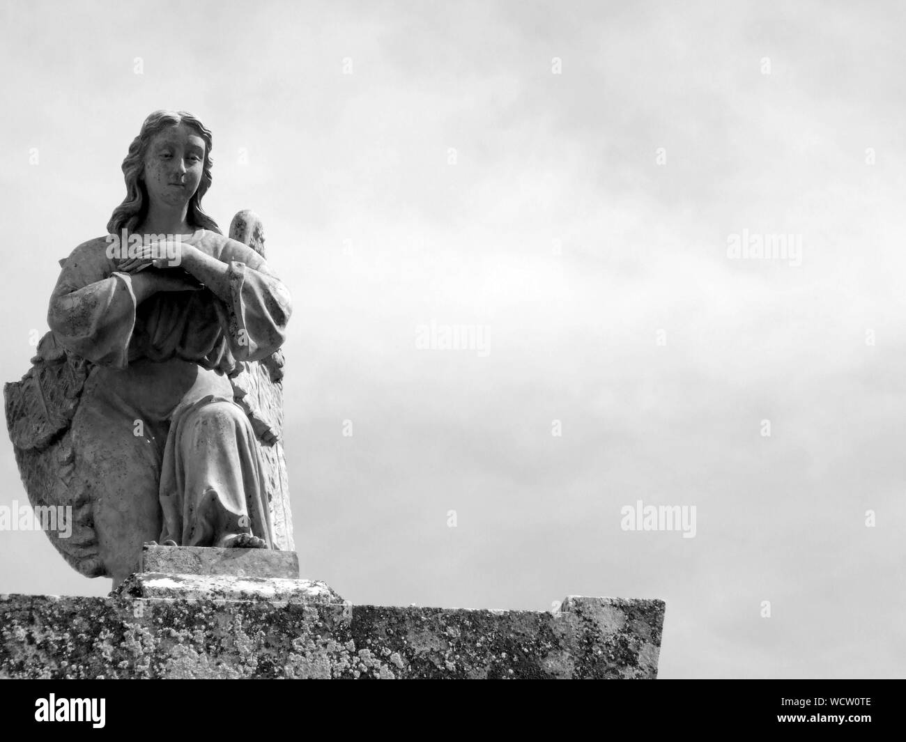 Broken Female Statue High Resolution Stock Photography and Images - Alamy