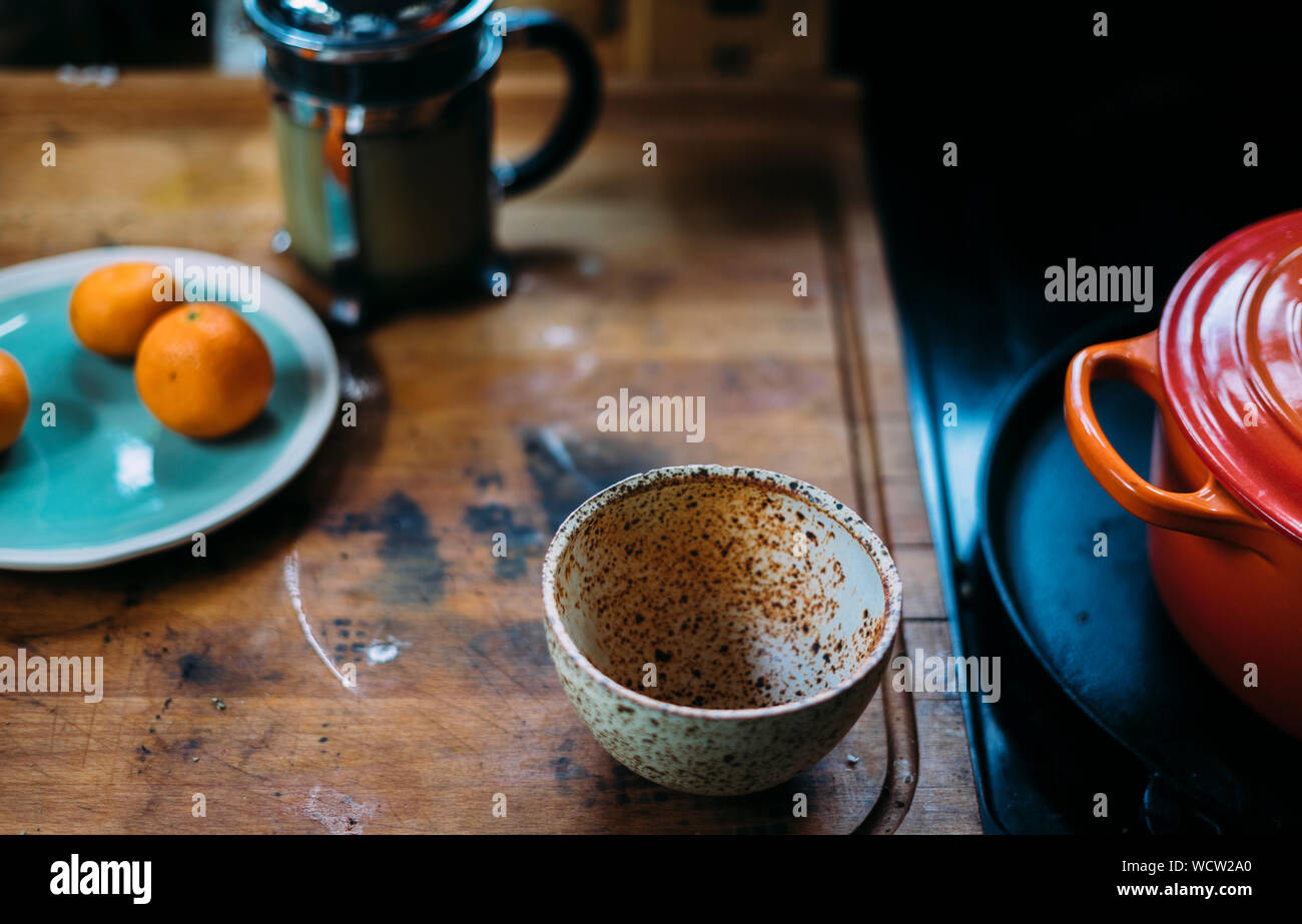 Empty fruit bowl hi-res stock photography and images - Alamy
