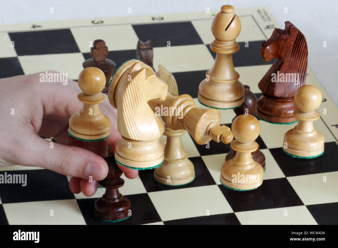 Optical illusion chess hi-res stock photography and images - Alamy