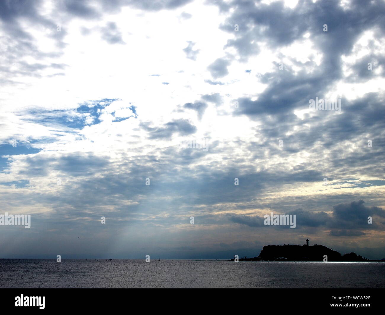 Silhouette of island hi-res stock photography and images - Alamy